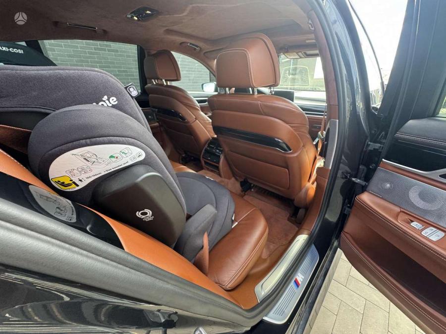 BMW 740 2017 in Marijampole, with an engine capacity of 2.99 L and mileage of 161 thousand km for 31000 €, photo 13 on AUTOMOTO.COM.LV