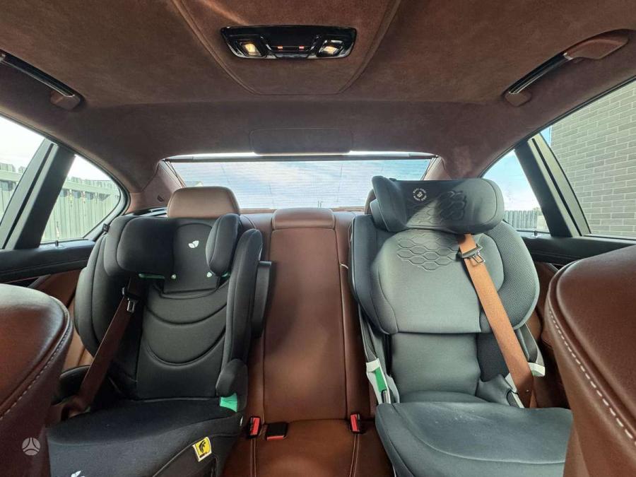 BMW 740 2017 in Marijampole, with an engine capacity of 2.99 L and mileage of 161 thousand km for 31000 €, photo 17 on AUTOMOTO.COM.LV