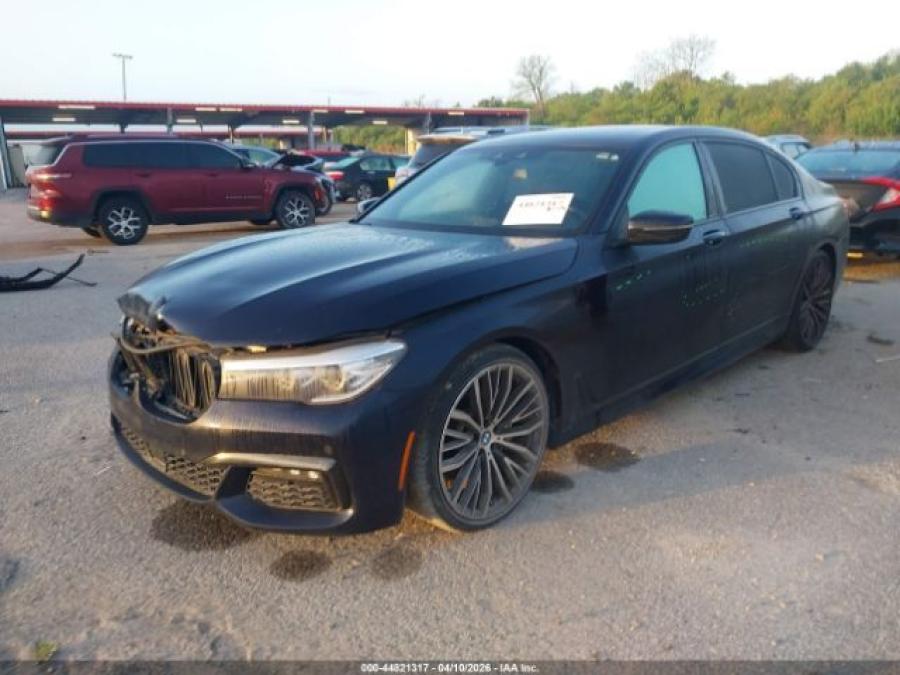 BMW 740 2018 in Klaipeda, with an engine capacity of 0.00 L and mileage of 0 thousand km for 14000 €, photo 3 on AUTOMOTO.COM.LV