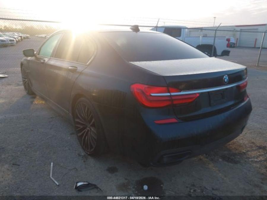 BMW 740 2018 in Klaipeda, with an engine capacity of 0.00 L and mileage of 0 thousand km for 14000 €, photo 4 on AUTOMOTO.COM.LV