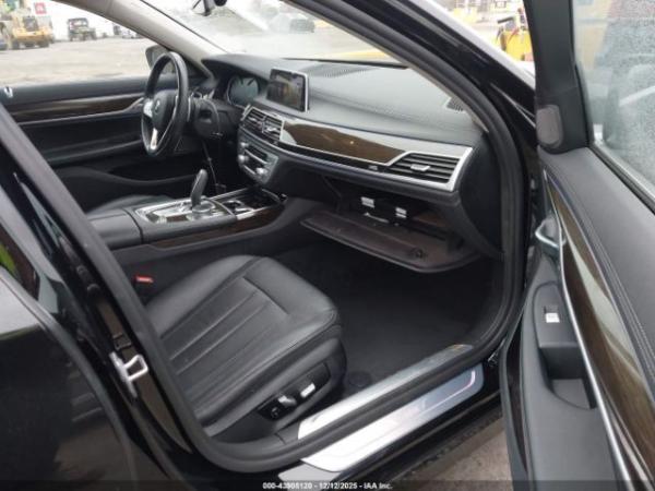 BMW 740 2019 in Klaipeda, with an engine capacity of 0.00 L and mileage of 0 thousand km for 10800 €, photo 5 on AUTOMOTO.COM.LV