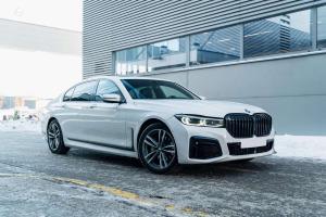 Balts BMW 740 2017 Viļņa, ar dzinēja tilpumu 3.00 L un nobraukumu 221 tūkst. km par 22900 €, foto 3 vietnē AUTOMOTO.COM.LV