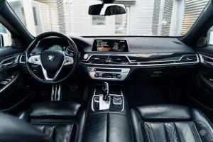 Balts BMW 740 2017 Viļņa, ar dzinēja tilpumu 3.00 L un nobraukumu 221 tūkst. km par 22900 €, foto 13 vietnē AUTOMOTO.COM.LV