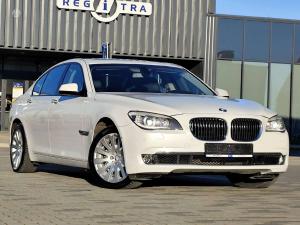 Balts BMW 740 2010 Šauļi, ar dzinēja tilpumu 3.00 L un nobraukumu 186 tūkst. km par 9990 €, foto  vietnē AUTOMOTO.COM.LV