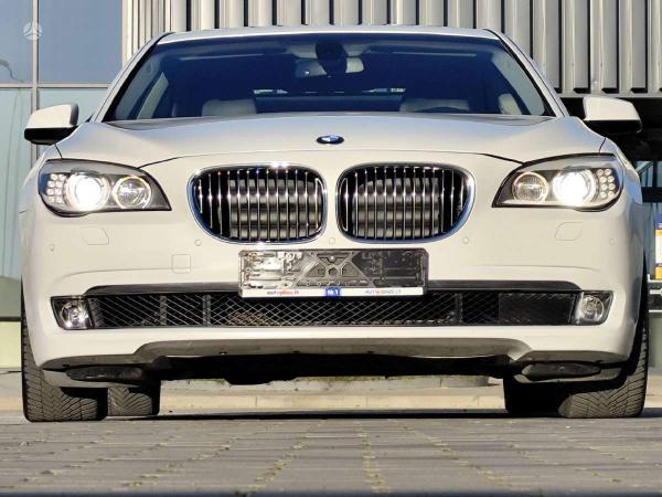 Balts BMW 740 2010 Šauļi, ar dzinēja tilpumu 3.00 L un nobraukumu 186 tūkst. km par 9990 €, foto 10 vietnē AUTOMOTO.COM.LV