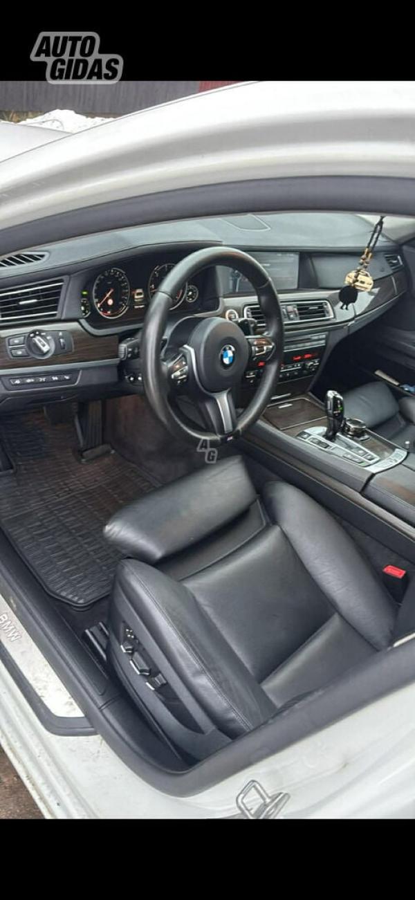 Balts BMW 740 2010 Telšiai, ar dzinēja tilpumu 3.00 L un nobraukumu 400 tūkst. km par 9000 €, foto 5 vietnē AUTOMOTO.COM.LV