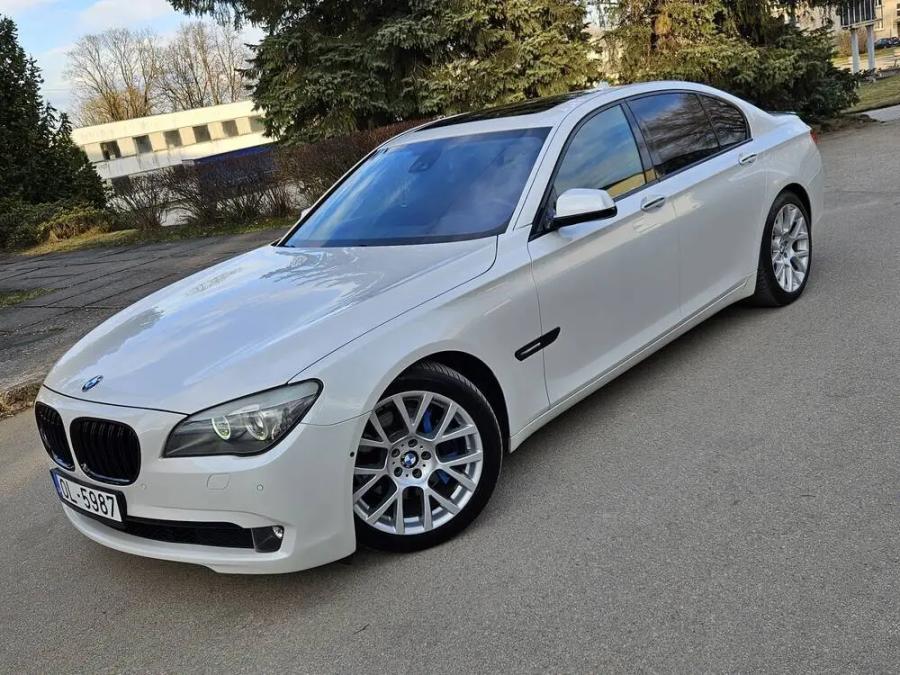 Белый БМВ 740 2010 в Екабпилс, объемом двигателя 3.00 л и пробегом 229 тыс. км за 9490 €, фото 1 на AUTOMOTO.COM.LV
