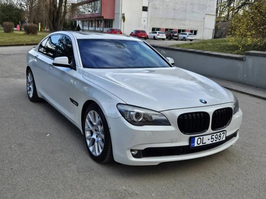 Белый БМВ 740 2010 в Екабпилс, объемом двигателя 3.00 л и пробегом 229 тыс. км за 9490 €, фото 5 на AUTOMOTO.COM.LV