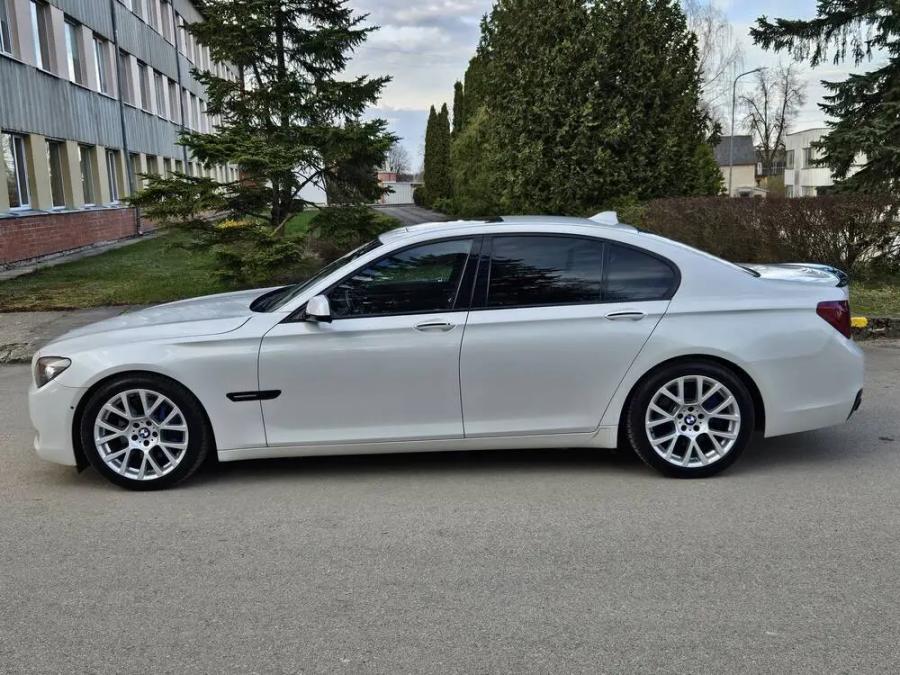 Белый БМВ 740 2010 в Екабпилс, объемом двигателя 3.00 л и пробегом 229 тыс. км за 9490 €, фото 14 на AUTOMOTO.COM.LV