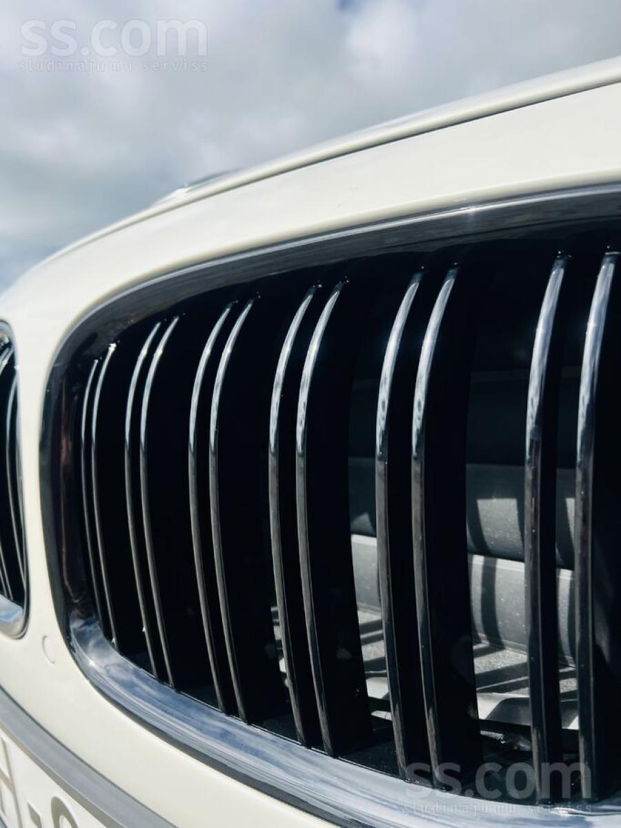 Balts BMW 740 2010 Liepāja, ar dzinēja tilpumu 3.00 L un nobraukumu 262 tūkst. km par 13000 €, foto 11 vietnē AUTOMOTO.COM.LV