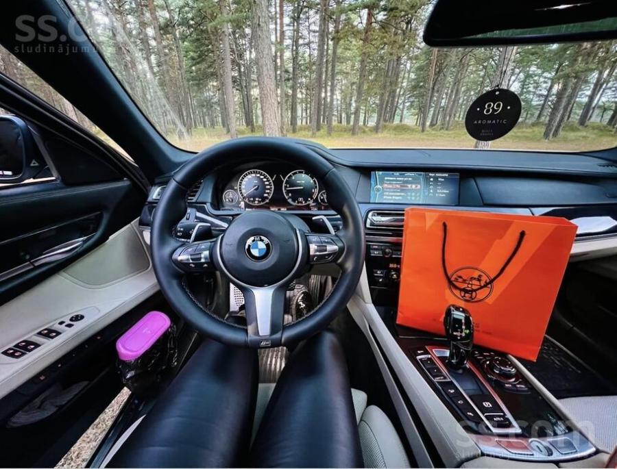 Balts BMW 740 2010 Liepāja, ar dzinēja tilpumu 3.00 L un nobraukumu 262 tūkst. km par 13000 €, foto 16 vietnē AUTOMOTO.COM.LV