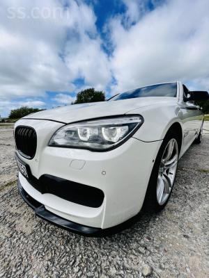 Balts BMW 740 2010 Liepāja, ar dzinēja tilpumu 3.00 L un nobraukumu 262 tūkst. km par 13000 €, foto 30 vietnē AUTOMOTO.COM.LV