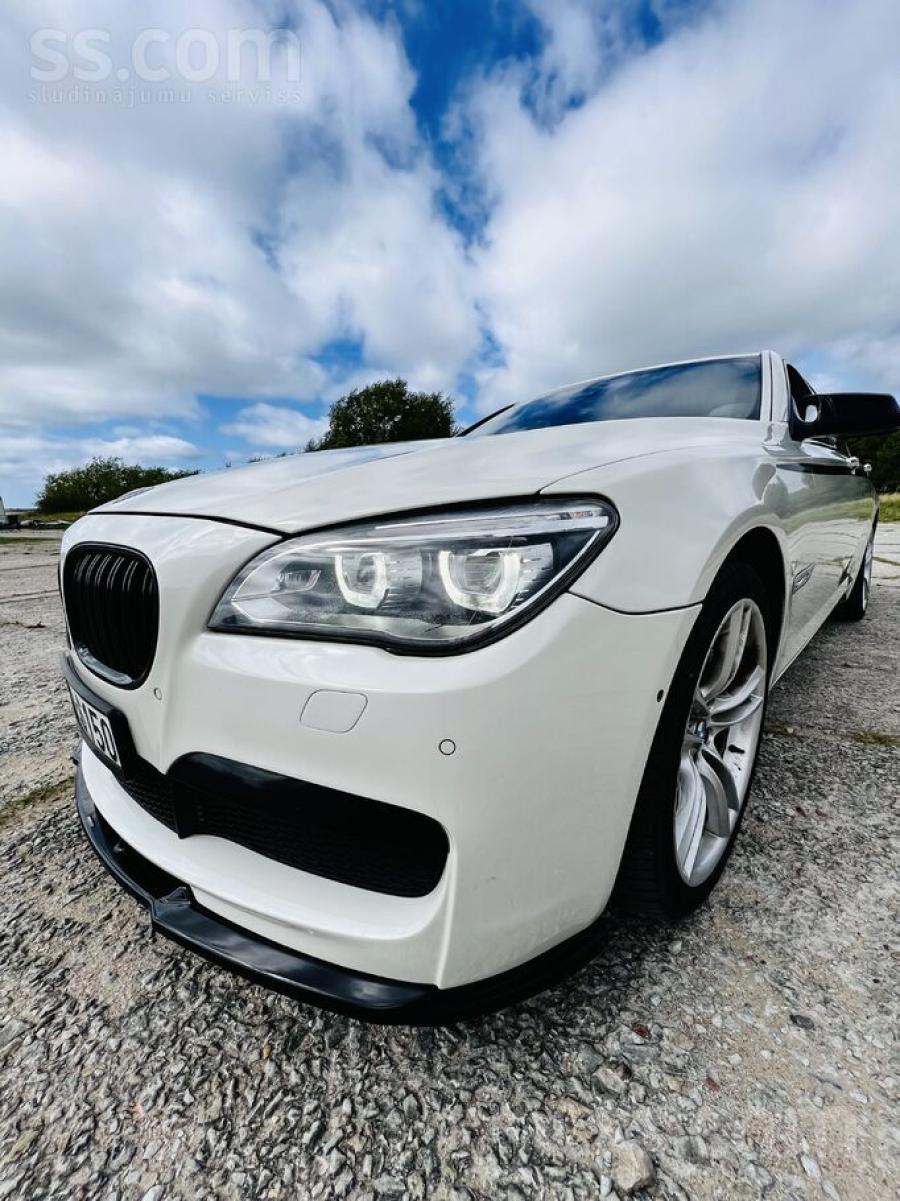 Balts BMW 740 2010 Liepāja, ar dzinēja tilpumu 3.00 L un nobraukumu 262 tūkst. km par 13000 €, foto 30 vietnē AUTOMOTO.COM.LV
