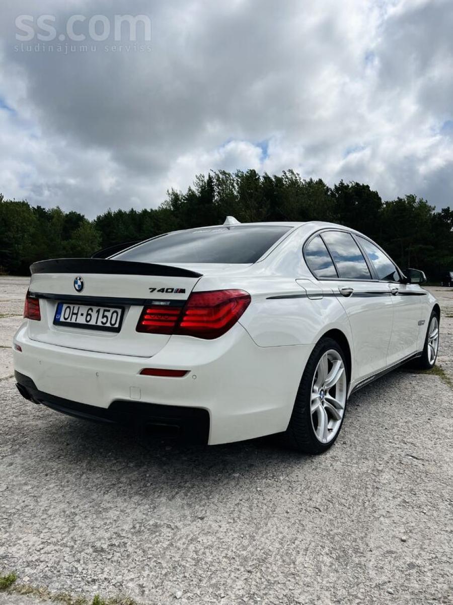 Balts BMW 740 2010 Liepāja, ar dzinēja tilpumu 3.00 L un nobraukumu 262 tūkst. km par 13000 €, foto 32 vietnē AUTOMOTO.COM.LV