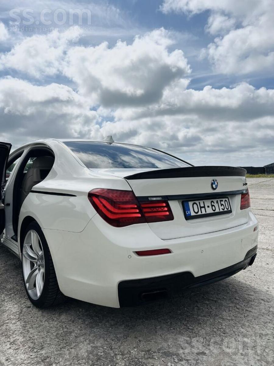 Balts BMW 740 2010 Liepāja, ar dzinēja tilpumu 3.00 L un nobraukumu 262 tūkst. km par 13000 €, foto 33 vietnē AUTOMOTO.COM.LV