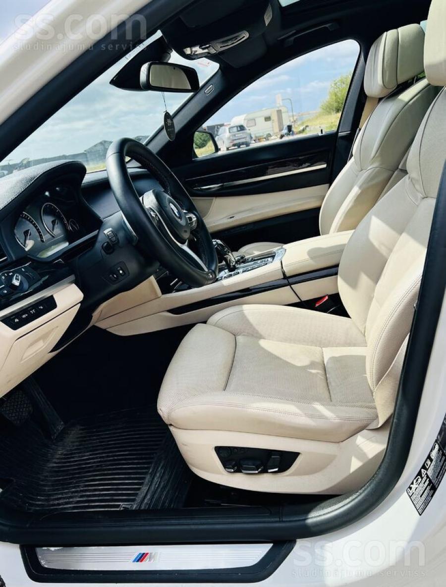 Balts BMW 740 2010 Liepāja, ar dzinēja tilpumu 3.00 L un nobraukumu 262 tūkst. km par 13000 €, foto 36 vietnē AUTOMOTO.COM.LV