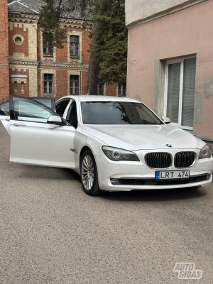 White BMW 740 2011 in Alytus, with an engine capacity of 3.00 L and mileage of 342 thousand km for 11200 €, photo 3 on AUTOMOTO.COM.LV