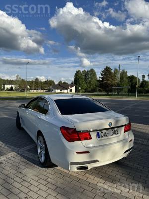 Balts BMW 740 2011 Jelgava, ar dzinēja tilpumu 3.00 L un nobraukumu 218 tūkst. km par 13000 €, foto 7 vietnē AUTOMOTO.COM.LV
