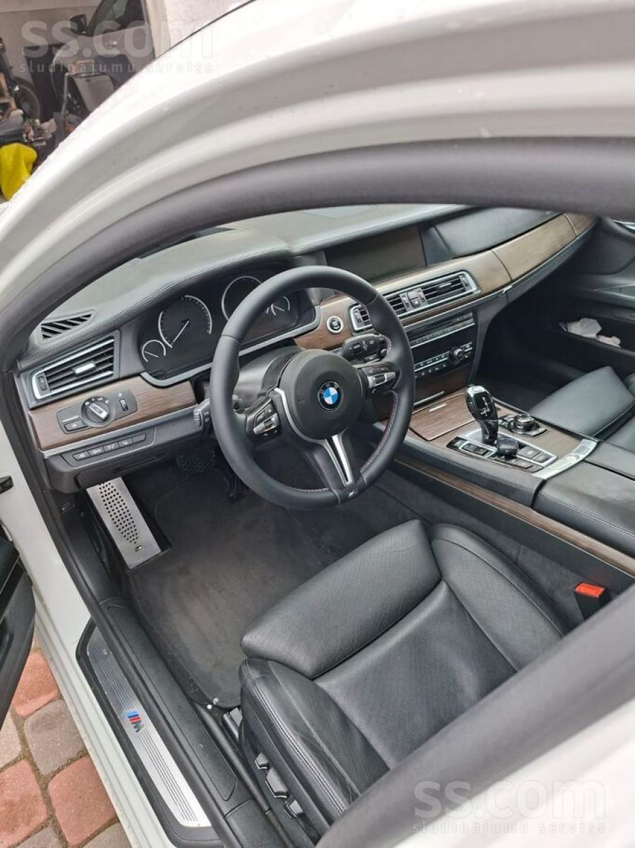Balts BMW 740 2011 Jelgava, ar dzinēja tilpumu 3.00 L un nobraukumu 218 tūkst. km par 13000 €, foto 10 vietnē AUTOMOTO.COM.LV