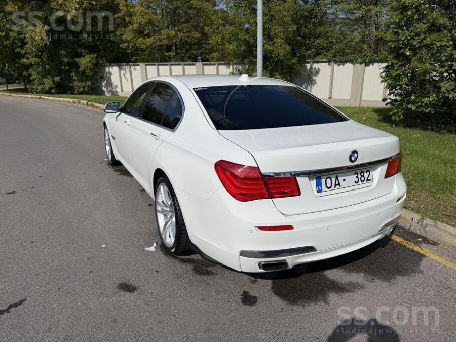 Balts BMW 740 2011 Rīga, ar dzinēja tilpumu 3.00 L un nobraukumu 233 tūkst. km par 16000 €, foto 4 vietnē AUTOMOTO.COM.LV
