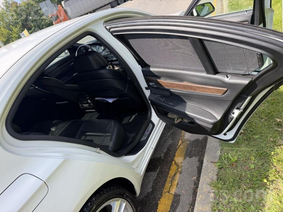 Balts BMW 740 2011 Rīga, ar dzinēja tilpumu 3.00 L un nobraukumu 233 tūkst. km par 16000 €, foto 7 vietnē AUTOMOTO.COM.LV