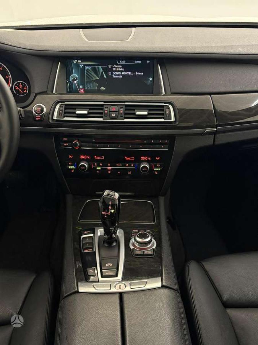 Balts BMW 740 2012 Marijampole, ar dzinēja tilpumu 2.99 L un nobraukumu 237 tūkst. km par 15450 €, foto 26 vietnē AUTOMOTO.COM.LV