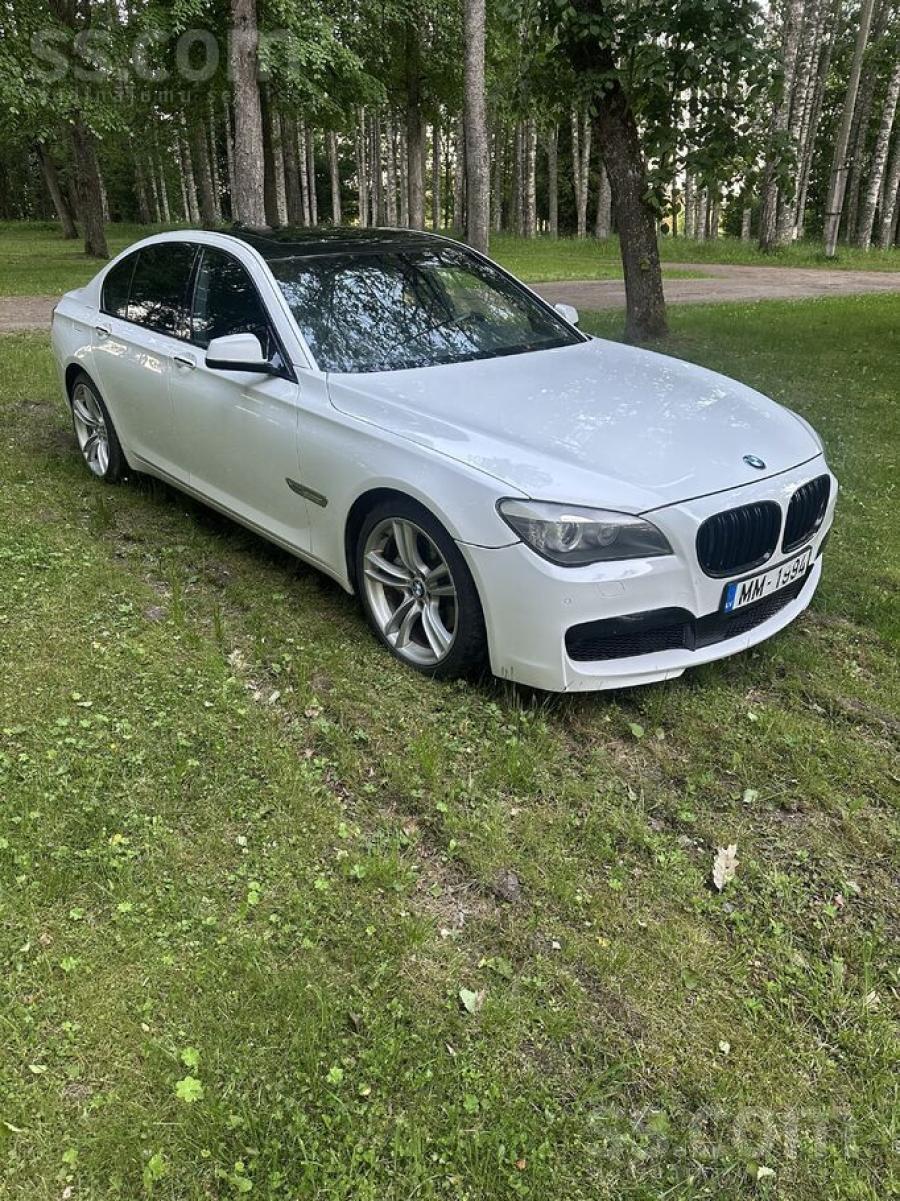 Balts BMW 740 2012 Aizkraukle, ar dzinēja tilpumu 3.00 L un nobraukumu 319 tūkst. km par 14900 €, foto 3 vietnē AUTOMOTO.COM.LV