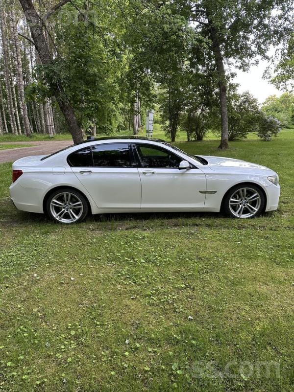 Balts BMW 740 2012 Aizkraukle, ar dzinēja tilpumu 3.00 L un nobraukumu 319 tūkst. km par 14900 €, foto 3 vietnē AUTOMOTO.COM.LV