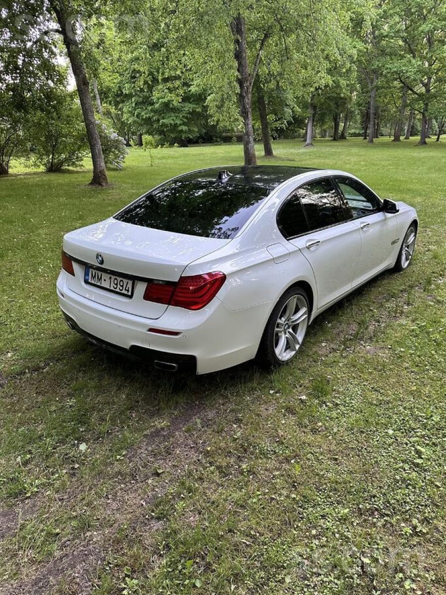 Balts BMW 740 2012 Aizkraukle, ar dzinēja tilpumu 3.00 L un nobraukumu 319 tūkst. km par 14900 €, foto 5 vietnē AUTOMOTO.COM.LV