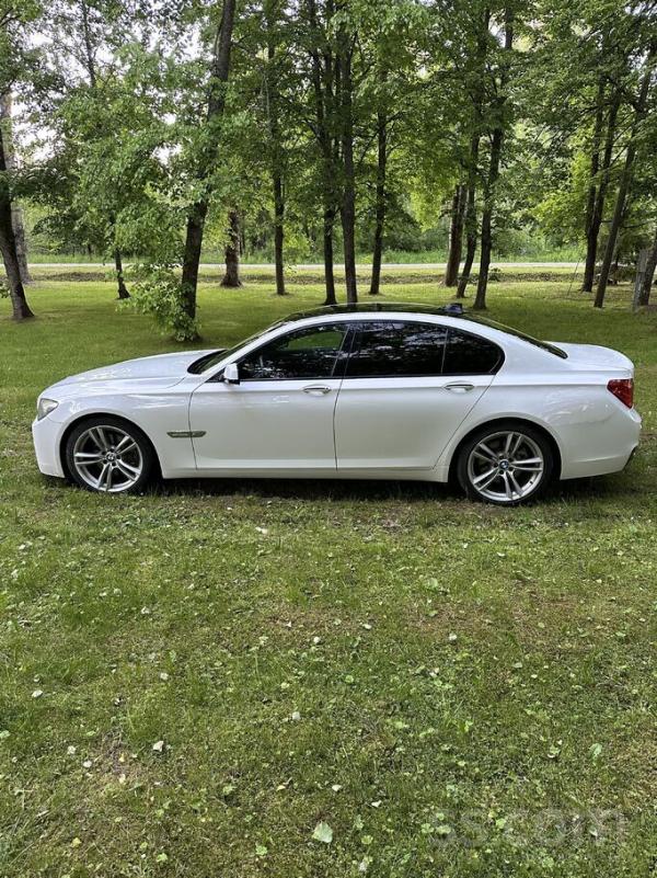 Balts BMW 740 2012 Aizkraukle, ar dzinēja tilpumu 3.00 L un nobraukumu 319 tūkst. km par 14900 €, foto 6 vietnē AUTOMOTO.COM.LV