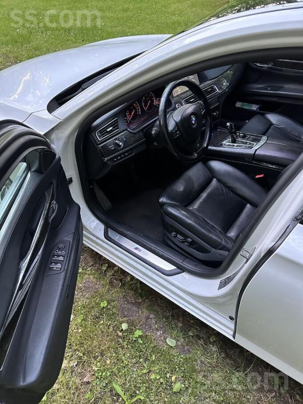 Balts BMW 740 2012 Aizkraukle, ar dzinēja tilpumu 3.00 L un nobraukumu 319 tūkst. km par 14900 €, foto 7 vietnē AUTOMOTO.COM.LV