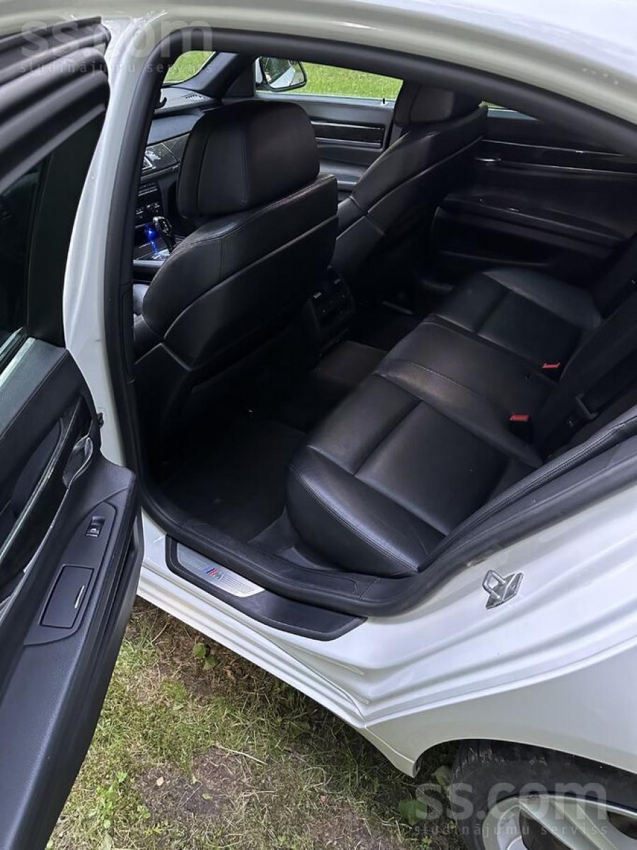 Balts BMW 740 2012 Aizkraukle, ar dzinēja tilpumu 3.00 L un nobraukumu 319 tūkst. km par 14900 €, foto 9 vietnē AUTOMOTO.COM.LV