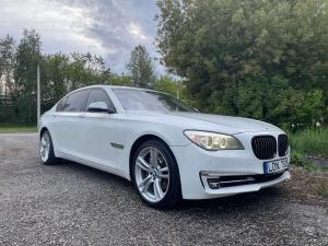 White BMW 740 2013 in Vilnius, with an engine capacity of 2.98 L and mileage of 203 thousand km for 12000 €, photo  on AUTOMOTO.COM.LV