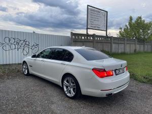 White BMW 740 2013 in Vilnius, with an engine capacity of 2.98 L and mileage of 203 thousand km for 12000 €, photo 6 on AUTOMOTO.COM.LV