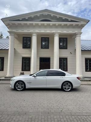 White BMW 740 2013 in Vilnius, with an engine capacity of 2.98 L and mileage of 203 thousand km for 12000 €, photo 8 on AUTOMOTO.COM.LV