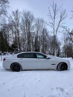 Balts BMW 740 2013 Šauļi, ar dzinēja tilpumu 3.00 L un nobraukumu 184 tūkst. km par 12400 €, foto 3 vietnē AUTOMOTO.COM.LV