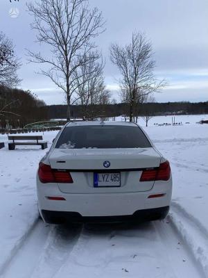 Balts BMW 740 2013 Šauļi, ar dzinēja tilpumu 3.00 L un nobraukumu 184 tūkst. km par 12400 €, foto 5 vietnē AUTOMOTO.COM.LV