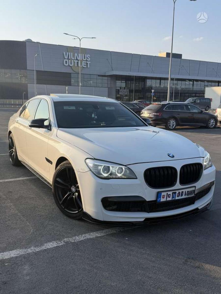 Balts BMW 740 2013 Viļņa, ar dzinēja tilpumu 2.98 L un nobraukumu 196 tūkst. km par 11200 €, foto 3 vietnē AUTOMOTO.COM.LV