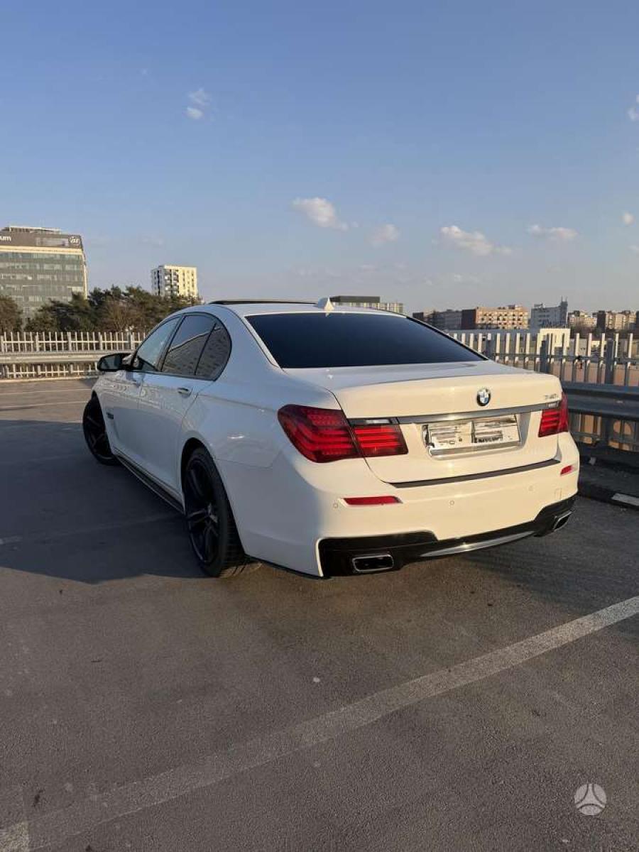 Balts BMW 740 2013 Viļņa, ar dzinēja tilpumu 2.98 L un nobraukumu 196 tūkst. km par 11200 €, foto 8 vietnē AUTOMOTO.COM.LV