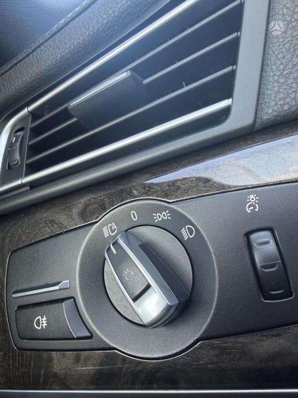 White BMW 740 2013 in Vilnius, with an engine capacity of 2.98 L and mileage of 196 thousand km for 11200 €, photo 9 on AUTOMOTO.COM.LV
