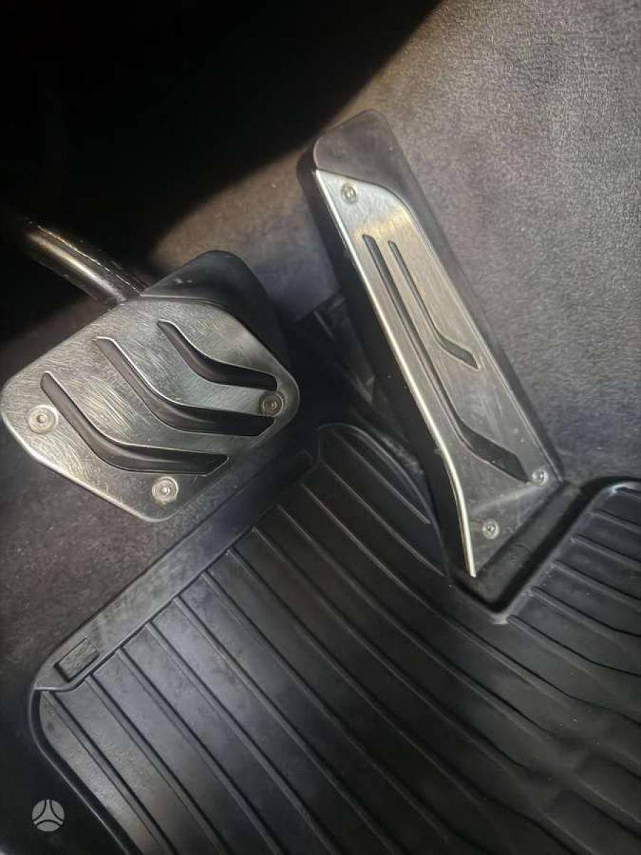 Balts BMW 740 2013 Viļņa, ar dzinēja tilpumu 2.98 L un nobraukumu 196 tūkst. km par 11200 €, foto 17 vietnē AUTOMOTO.COM.LV