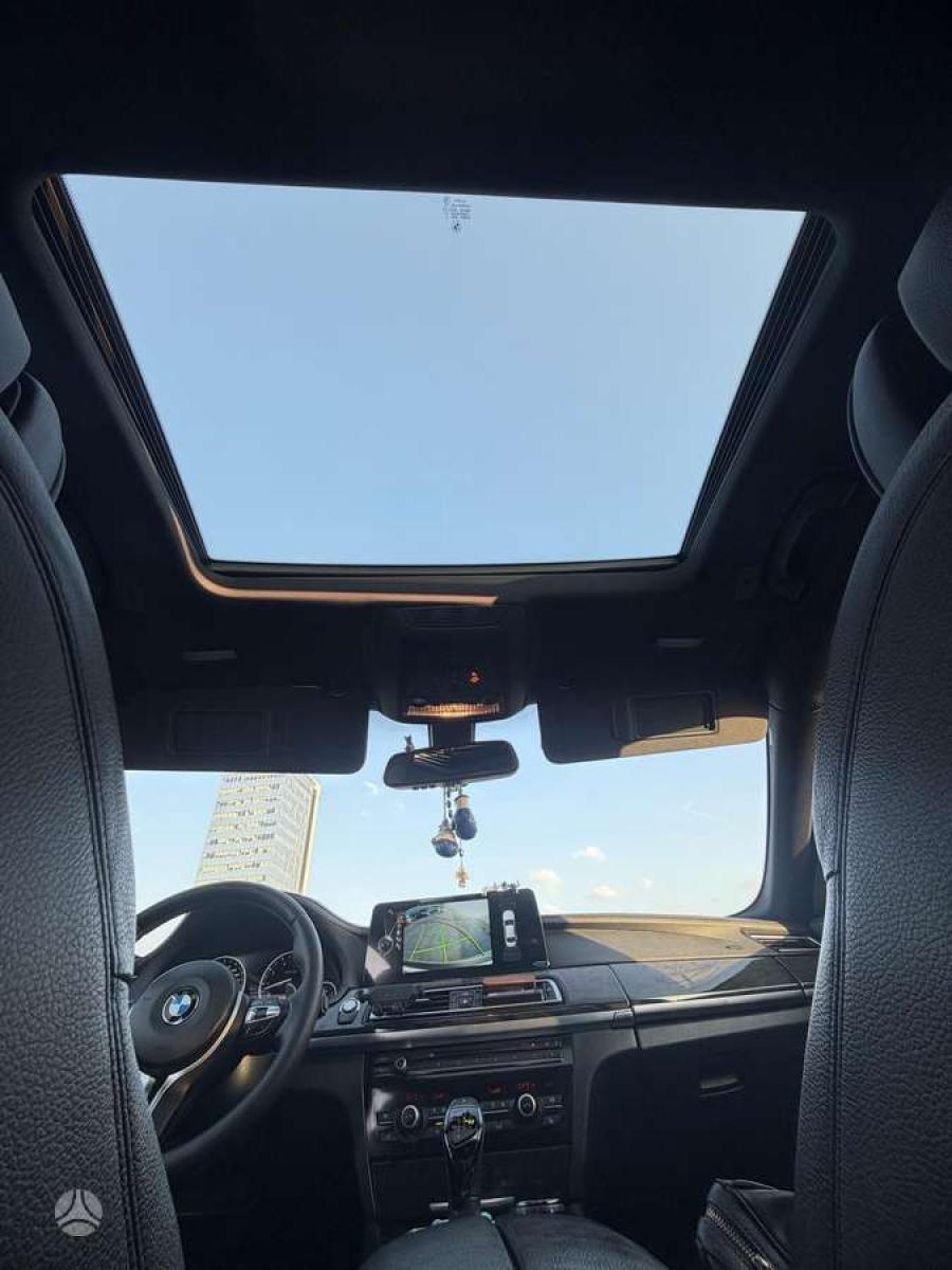 Balts BMW 740 2013 Viļņa, ar dzinēja tilpumu 2.98 L un nobraukumu 196 tūkst. km par 11200 €, foto 23 vietnē AUTOMOTO.COM.LV