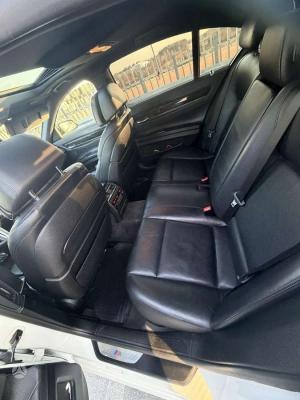 Balts BMW 740 2013 Viļņa, ar dzinēja tilpumu 2.98 L un nobraukumu 196 tūkst. km par 11200 €, foto 24 vietnē AUTOMOTO.COM.LV