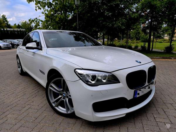 White BMW 740 2014 in Siauliai, with an engine capacity of 2.98 L and mileage of 227 thousand km for 13500 €, photo 3 on AUTOMOTO.COM.LV