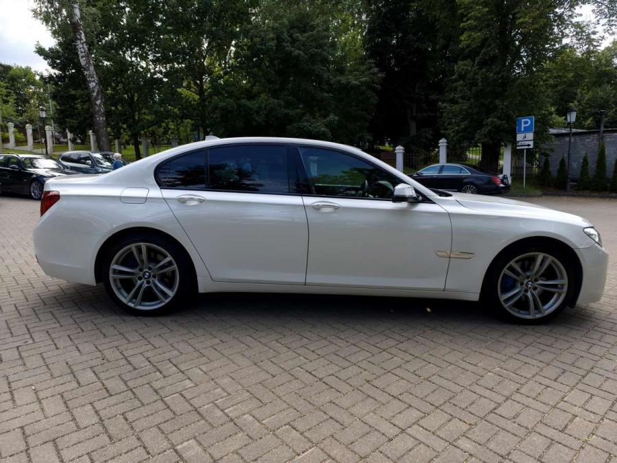 Balts BMW 740 2014 Šauļi, ar dzinēja tilpumu 2.98 L un nobraukumu 227 tūkst. km par 13500 €, foto 7 vietnē AUTOMOTO.COM.LV