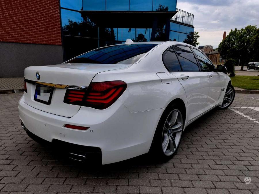 Balts BMW 740 2014 Šauļi, ar dzinēja tilpumu 2.98 L un nobraukumu 227 tūkst. km par 13500 €, foto 10 vietnē AUTOMOTO.COM.LV