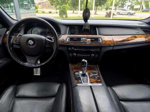 Balts BMW 740 2014 Šauļi, ar dzinēja tilpumu 2.98 L un nobraukumu 227 tūkst. km par 13500 €, foto 14 vietnē AUTOMOTO.COM.LV