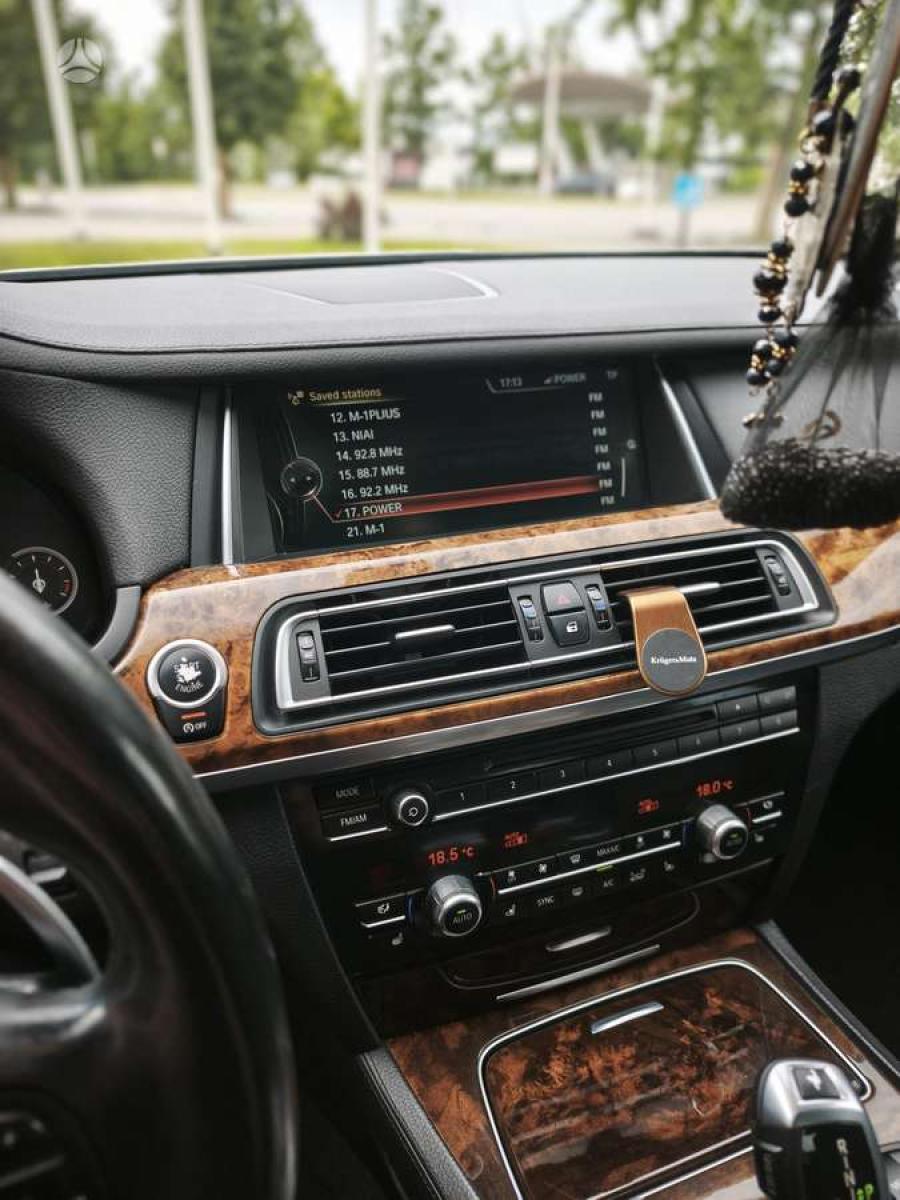 Balts BMW 740 2014 Šauļi, ar dzinēja tilpumu 2.98 L un nobraukumu 227 tūkst. km par 13500 €, foto 16 vietnē AUTOMOTO.COM.LV