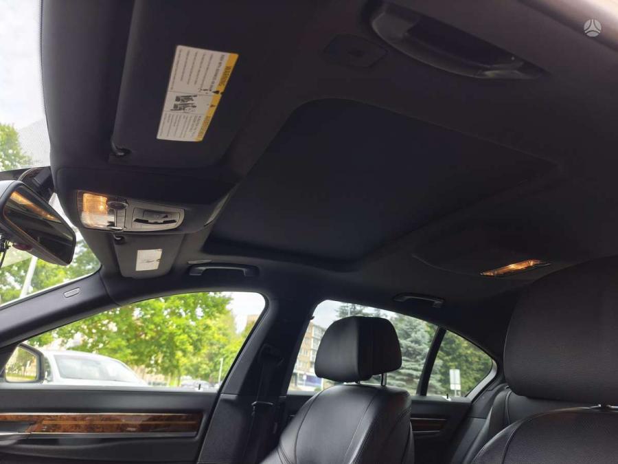 Balts BMW 740 2014 Šauļi, ar dzinēja tilpumu 2.98 L un nobraukumu 227 tūkst. km par 13500 €, foto 21 vietnē AUTOMOTO.COM.LV