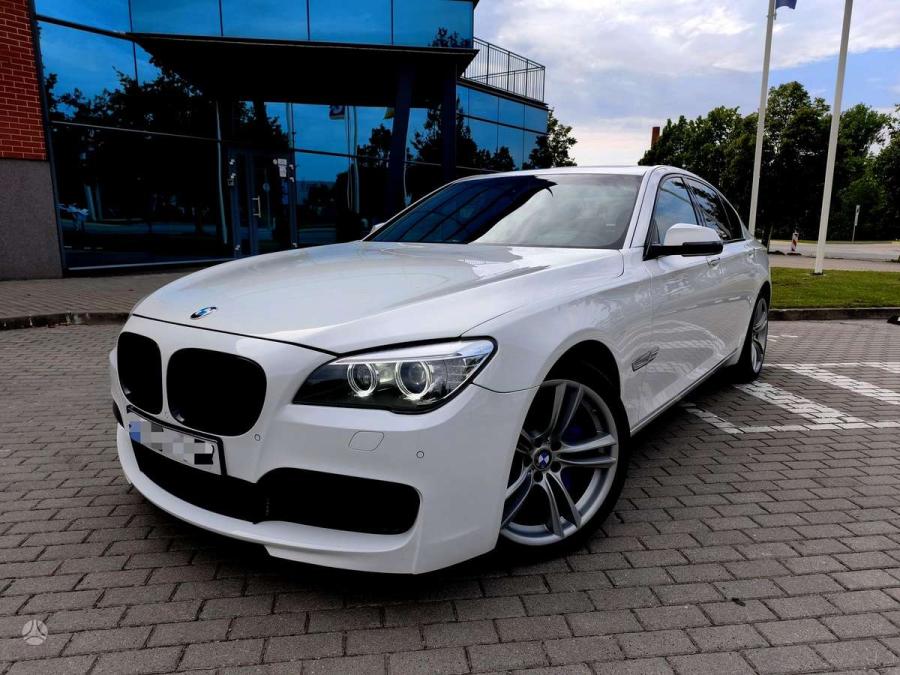 Balts BMW 740 2014 Šauļi, ar dzinēja tilpumu 2.98 L un nobraukumu 227 tūkst. km par 13500 €, foto 26 vietnē AUTOMOTO.COM.LV
